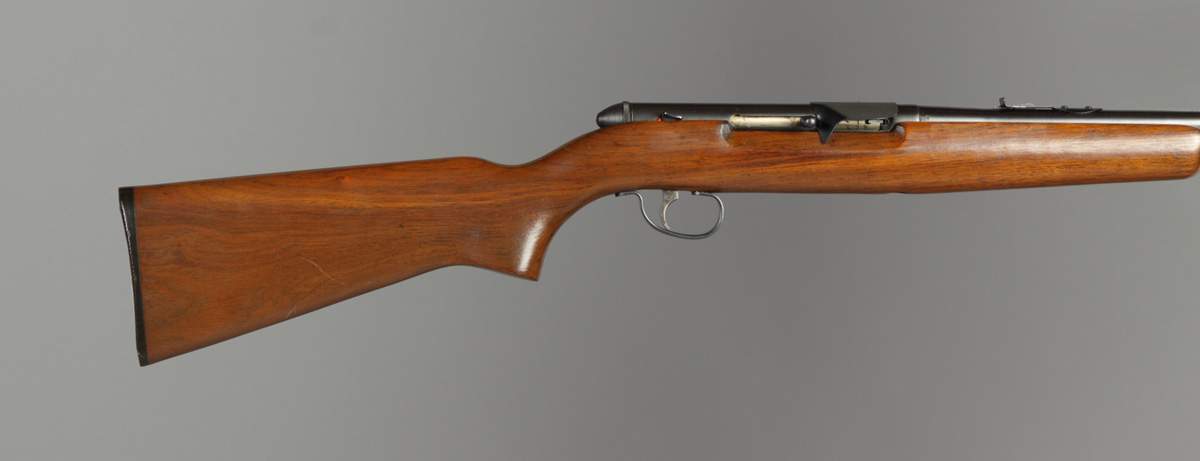 (C) REMINGTON MODEL 550-I SEMI AUTOMATIC RIFLE. - auctions & price archive